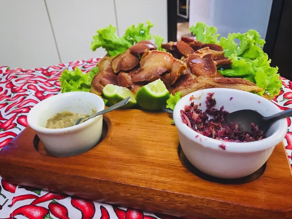 EISBEIN - PERNIL DEFUMADO + CHUCRUTE DE MOSTARDA PRETA - Cachaçaria ...